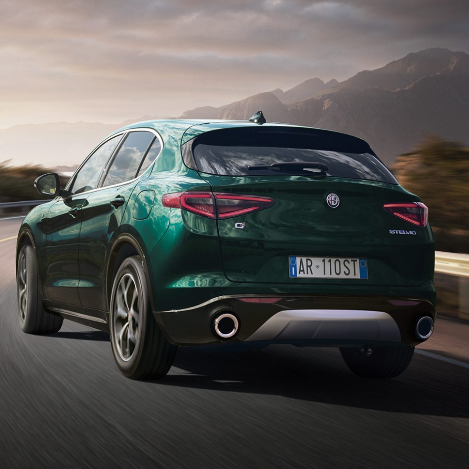 StriveME - الفاروميو ستلفيو 2022 المواصفات والاسعار في الامارات